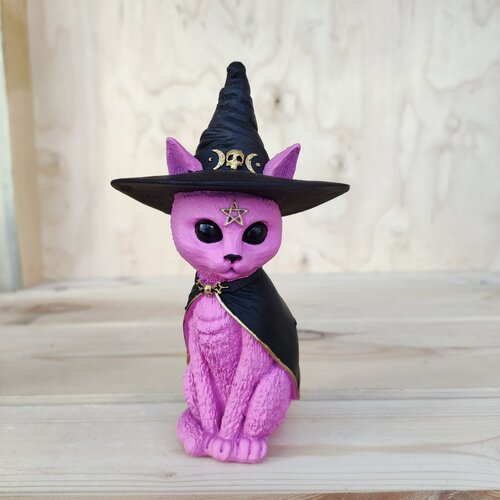 Статуэтка декоративная Кошка-ведьмочка в шляпе розовая