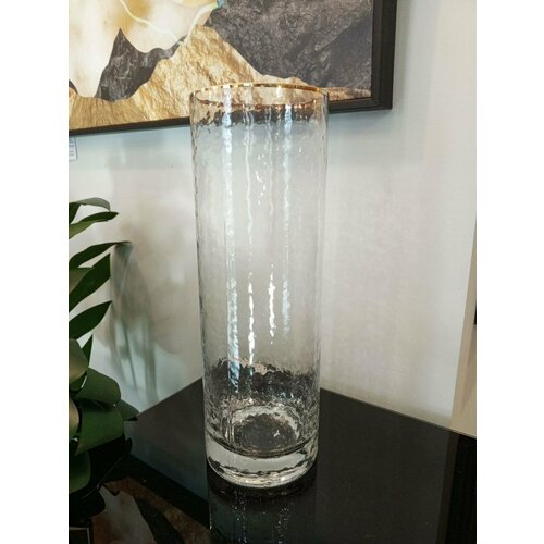 Прозрачная стеклянная ваза для цветов