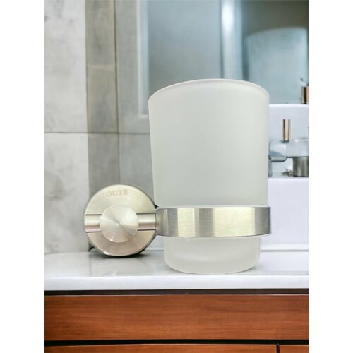 Стакан для ванной комнаты OUTE с держателем, матовое стекло, нержавеющая сталь, матовый хром.