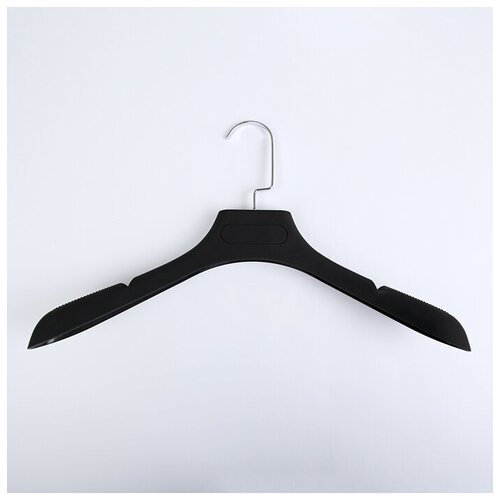 Вешалка-плечики для одежды, размер 40-42, покрытие soft-touch, цвет чёрный