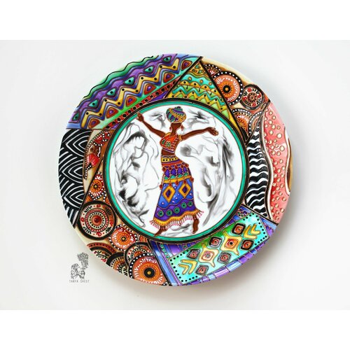Тарелка на стену "Африканский танец" Солистка ручная роспись