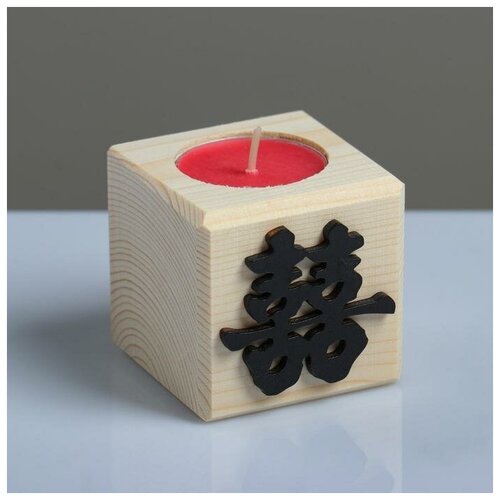 Свеча в деревянном подсвечнике "Куб Иероглифы Счастье" аромат вишни