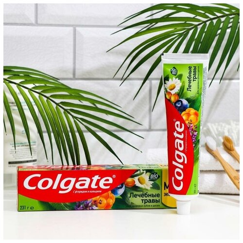 Зубная паста Colgate "Лечебные травы", ромашка, 150 мл