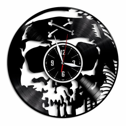 Пиратский Череп - настенные часы из виниловой пластинки