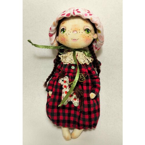 Интерьерная кукла ручной работы Ангел домашнего очага, текстильная, в красном платье, тильда, подарок