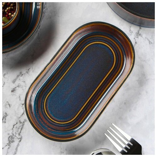 Блюдо фарфоровое овальное Magistro Garland, 18×9,8×2,5 см, цвет синий
