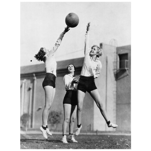 Постер на холсте Девушки играют в мяч (Girls play ball) 50см. x 67см.