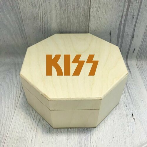 Шкатулка с гравировкой Kiss, Кисс №3, 18 см.