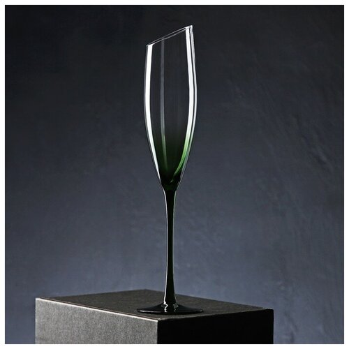 Magistro Бокал стеклянный для шампанского Magistro «Иллюзия», 160 мл, 5,5×27,5 см, на зелёной ножке