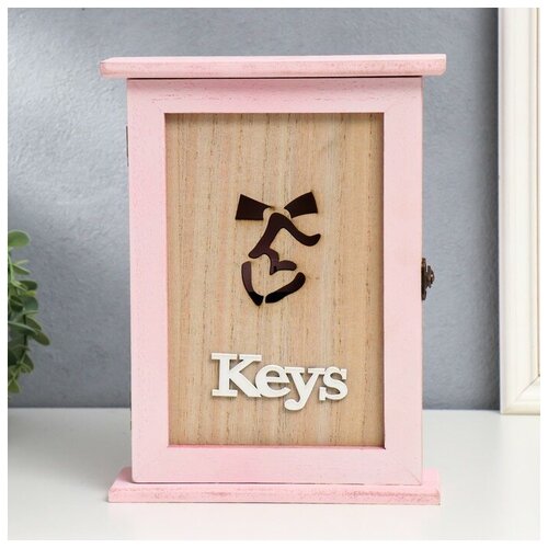 Деревянная ключница "Сердечко на бантике" розовая 26,5х21х6,5 см