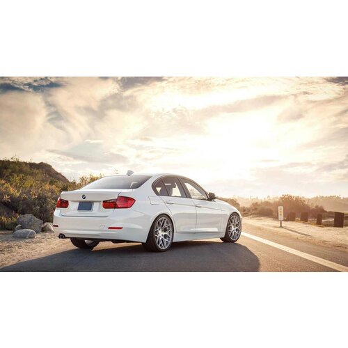 Картина на холсте 60x110 Альянс Лес "White 328i F30 BMW Sedan" на подрамнике / интерьер/ декор