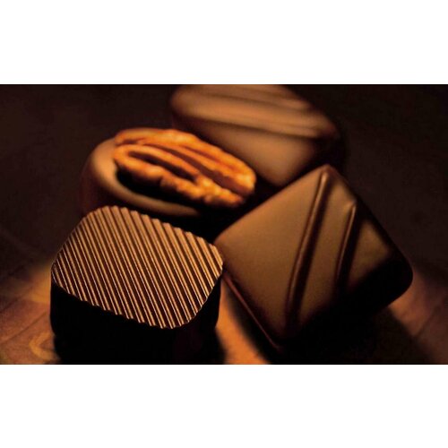 Картина на холсте 60x110 LinxOne "Шоколадные конфеты, грецкий орех" интерьерная для дома / на стену / на кухню / с подрамником