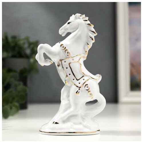 Сувенир керамика "Белый конь на дыбах" с золотом, 15 см