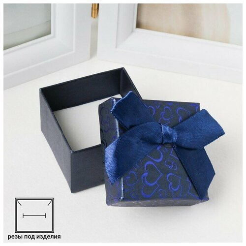Коробочка подарочная под кольцо "Блестящие сердца", 5*5, цвет синий