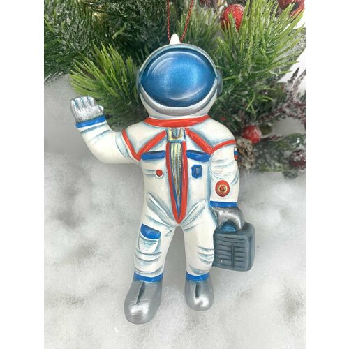 Елочная игрушка/статуэтка "Космонавт"