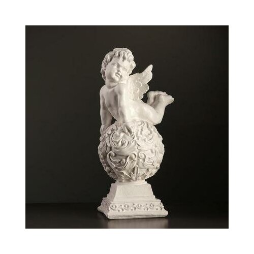 Фигура "Ангел лежа на шаре" 18х24х51см белый Хорошие сувениры 3739313 .