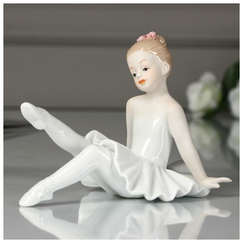 Сувенир керамика "Малышка-балерина в белой пачке" 11х14х9,2 см