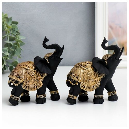 --- Сувенир полистоун "Чёрный слон в золотой богатой попоне" рандомный 14х6х12,6 см