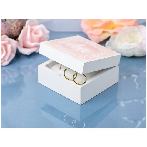 Романтичная шкатулка для свадебных колец на помолвку и бракосочетание "Розовая акварель" из дерева белого цвета с цветочным рисунком в розовой гамме