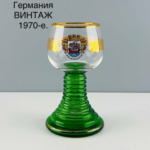 Винтажный бокал рёмер "Бремерхафен". Цветное зеленое стекло, золочение. Германия, 1970-е.