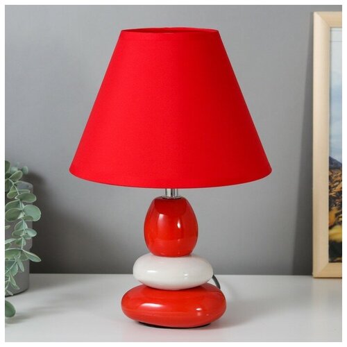 Настольная лампа 16877/1RD+WT E14 40Вт красно-белый 21х21х30 см./В упаковке шт: 1