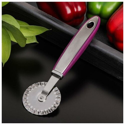 Нож для пиццы и теста Доляна Blade, 20 см, ручка soft touch, цвет фиолетовый