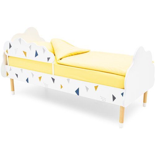 Детская кровать Stumpa Облако с бортиком Бельмарко "Треугольники желтый, синий"