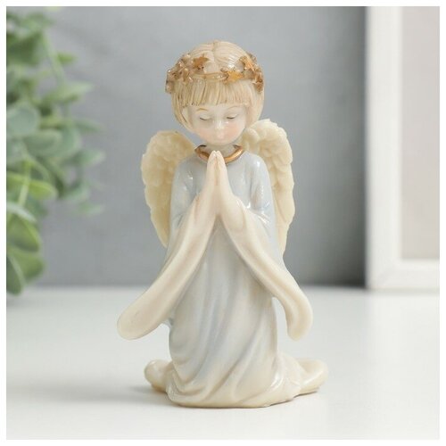 Сувенир полистоун "Девочка-ангел в венке из звёзд - молитва" лак 10,5х6х6,5 см