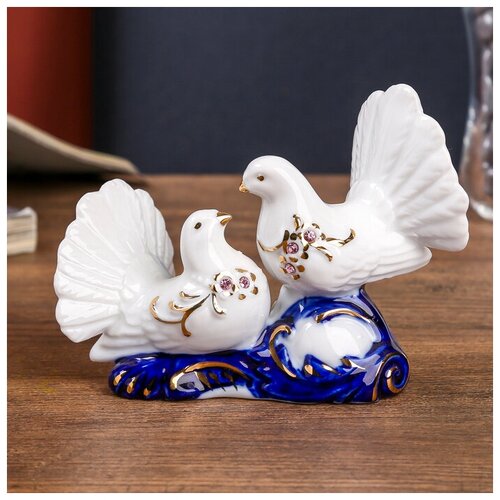 --- Сувенир керамика "2 голубка" кобальт, стразы 9,2х12х6 см