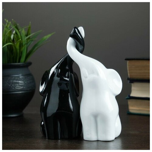 Фигура 'Пара слонов' черный/белый, 7х12х16см