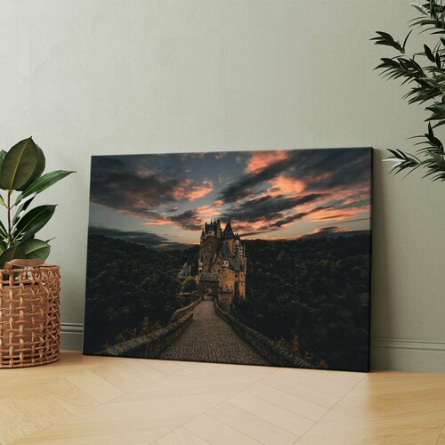 Картина на холсте (Замок Эльц, Hogwarts, Мир Гарри Поттера, Замок Эльц Германия, Трансильвания, Замок Дракулы.) 50x70 см. Интерьерная, на стену.