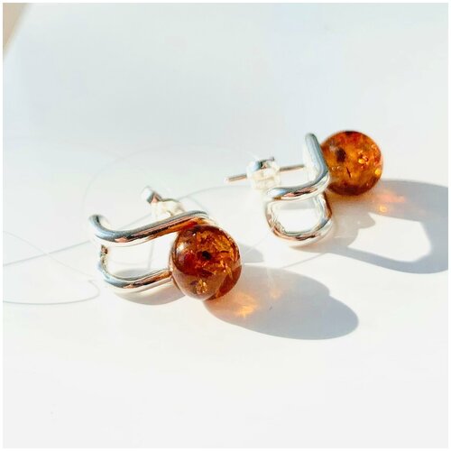Серьги пусеты Twozi Hook, серебро, 925 проба, серебрение, янтарь, размер/диаметр 5 мм., длина 2 см., мультиколор, белый