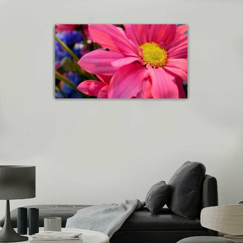 Картина на холсте 60x110 LinxOne "Цветок розовый макро" интерьерная для дома / на стену / на кухню / с подрамником