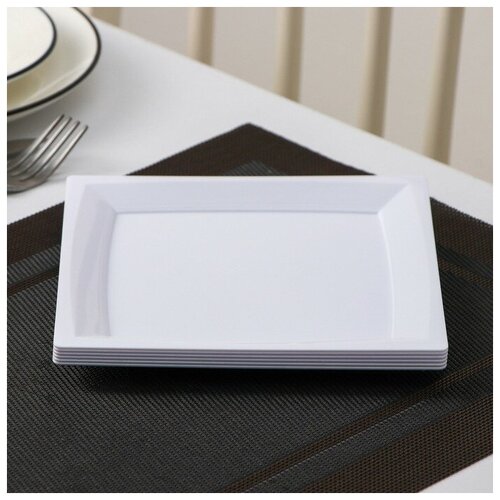 Набор пластиковых одноразовых тарелок, 17,2×17,2 см, квадратные, плоские, 6 шт, цвет белый