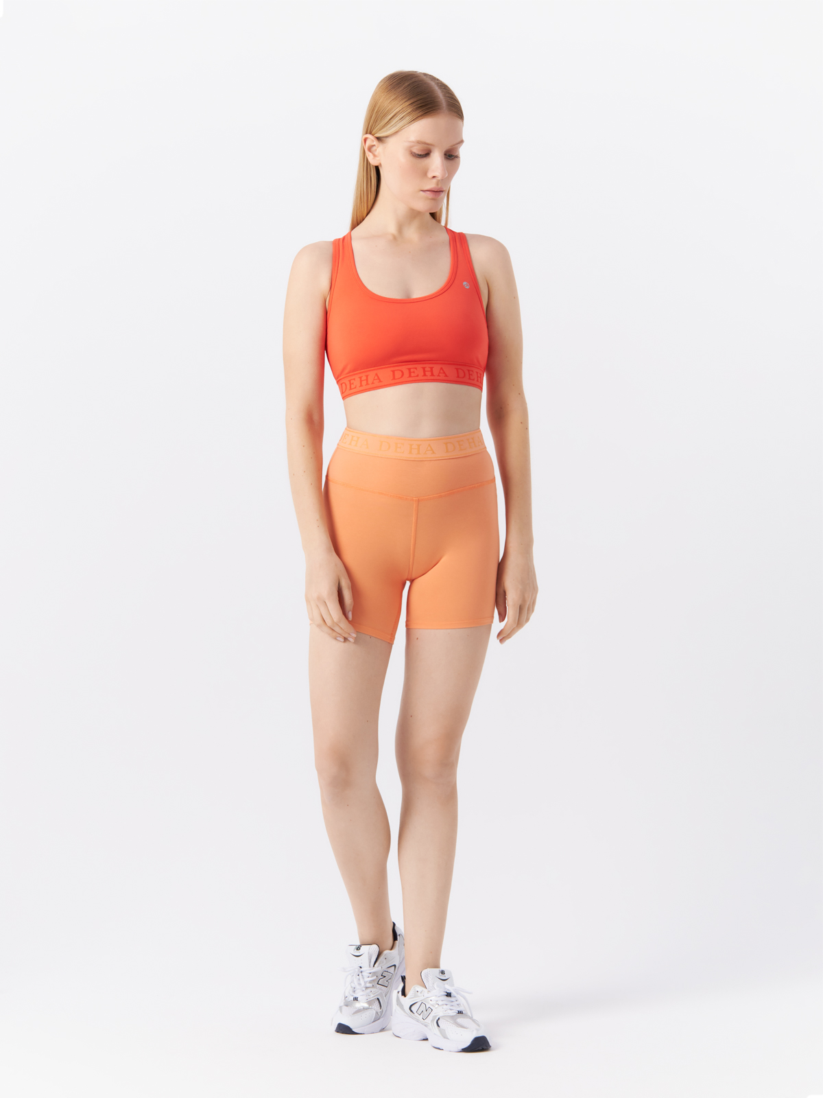 Cпортивные шорты женские Deha B94705.35205 оранжевые L