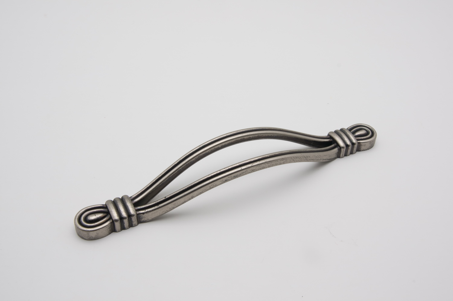 Ручка-дуга мебельная К8106, 128 мм, античное серебро, 4 шт