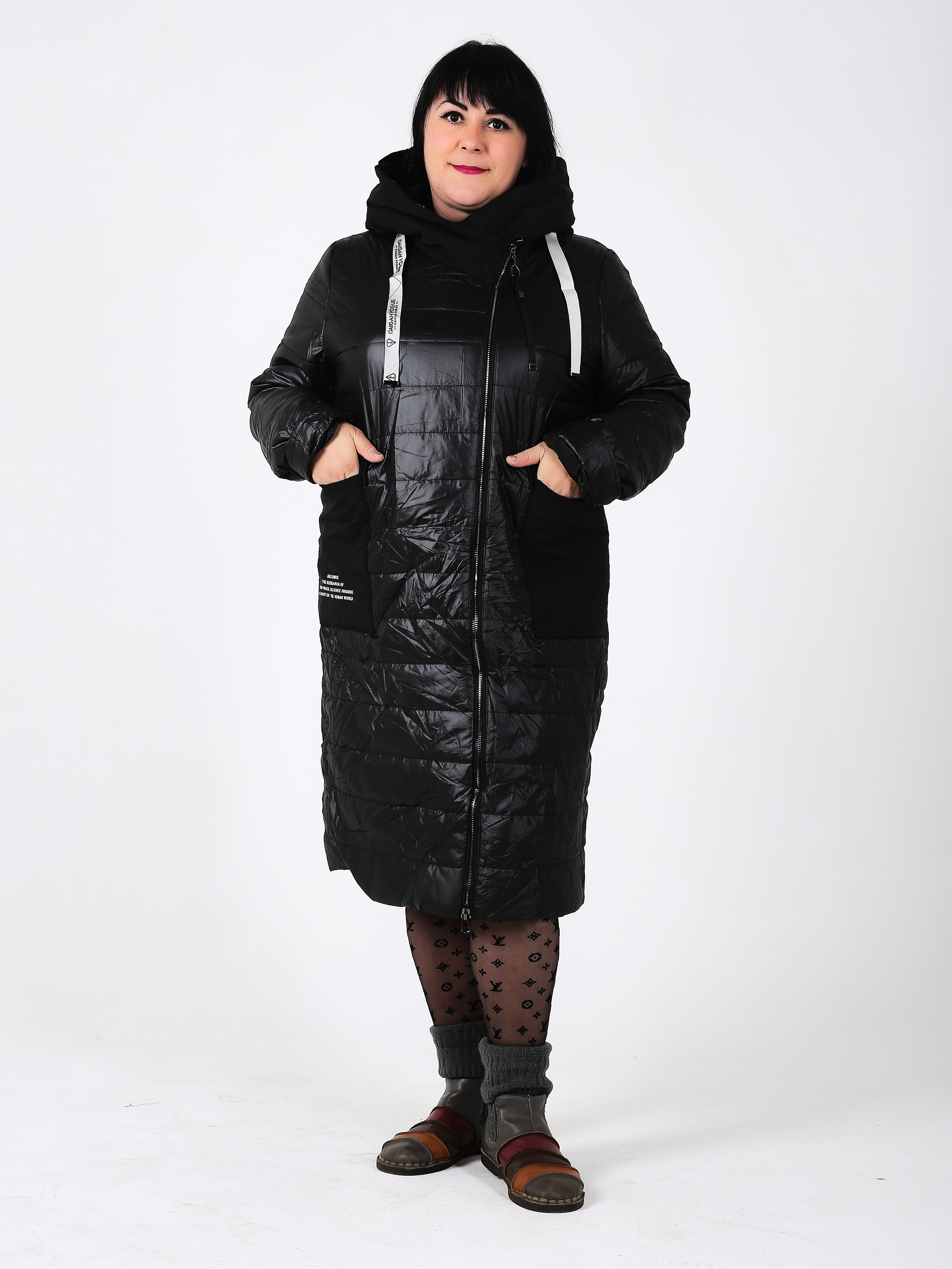 Пальто женское Louren Wilton 91016 черное 56 RU