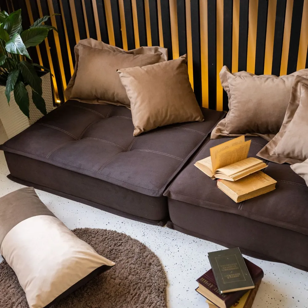 Кресло-пуф бескаркасное Miella Lora 80х100 см, велюр, коричневый, карамельные подушки