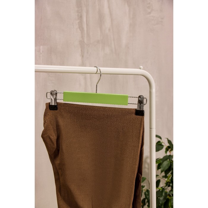 Вешалка деревянная для брюк и юбок с зажимами «Тэри», 28?11,5?2,8 см, цвет зелёный (2 шт)