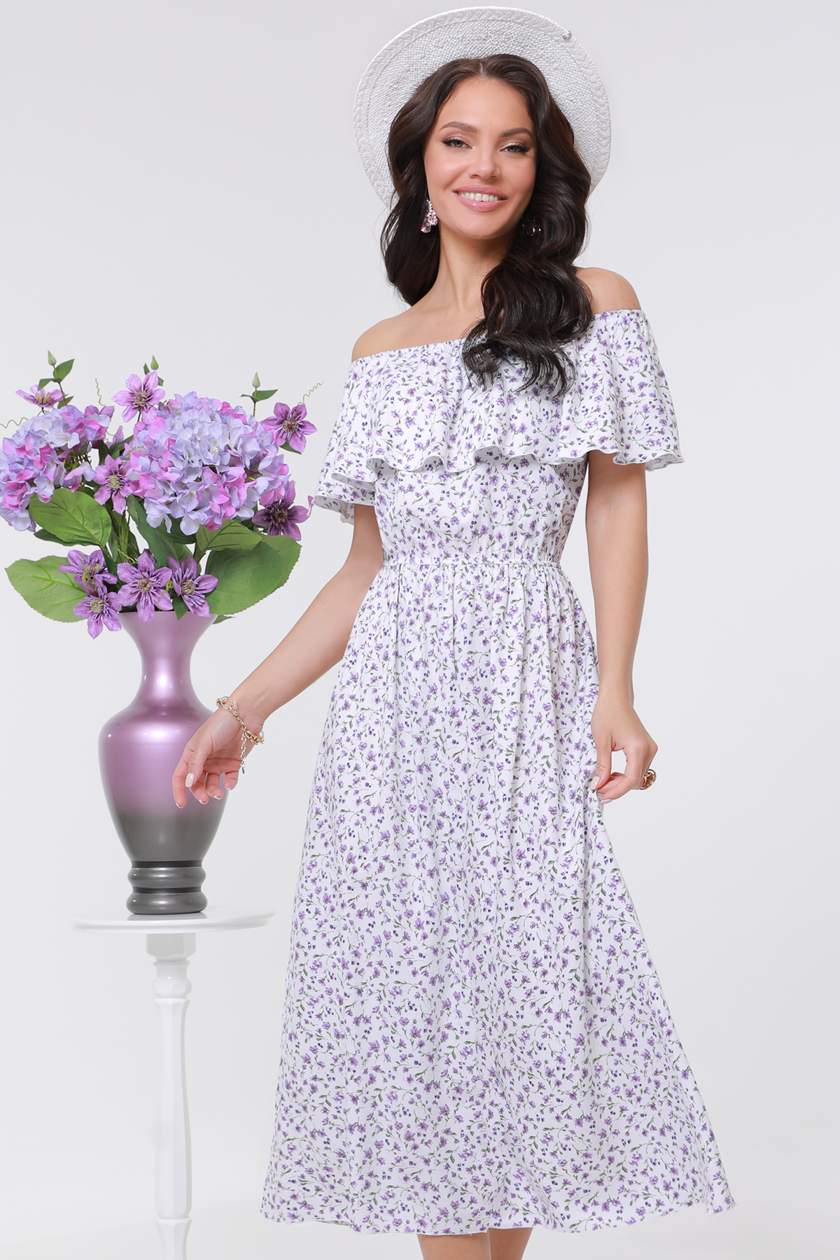 Платье женское DSTrend Цветочный грильяж белое 54 RU