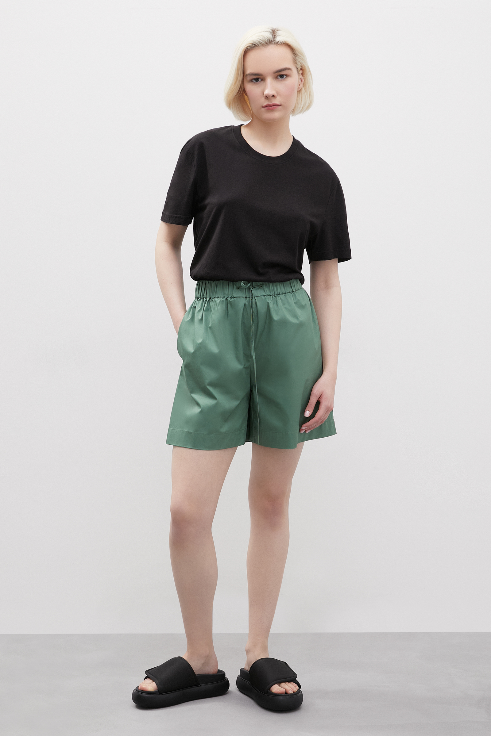 Повседневные шорты женские Finn Flare BAS-100102 зеленые 2XL