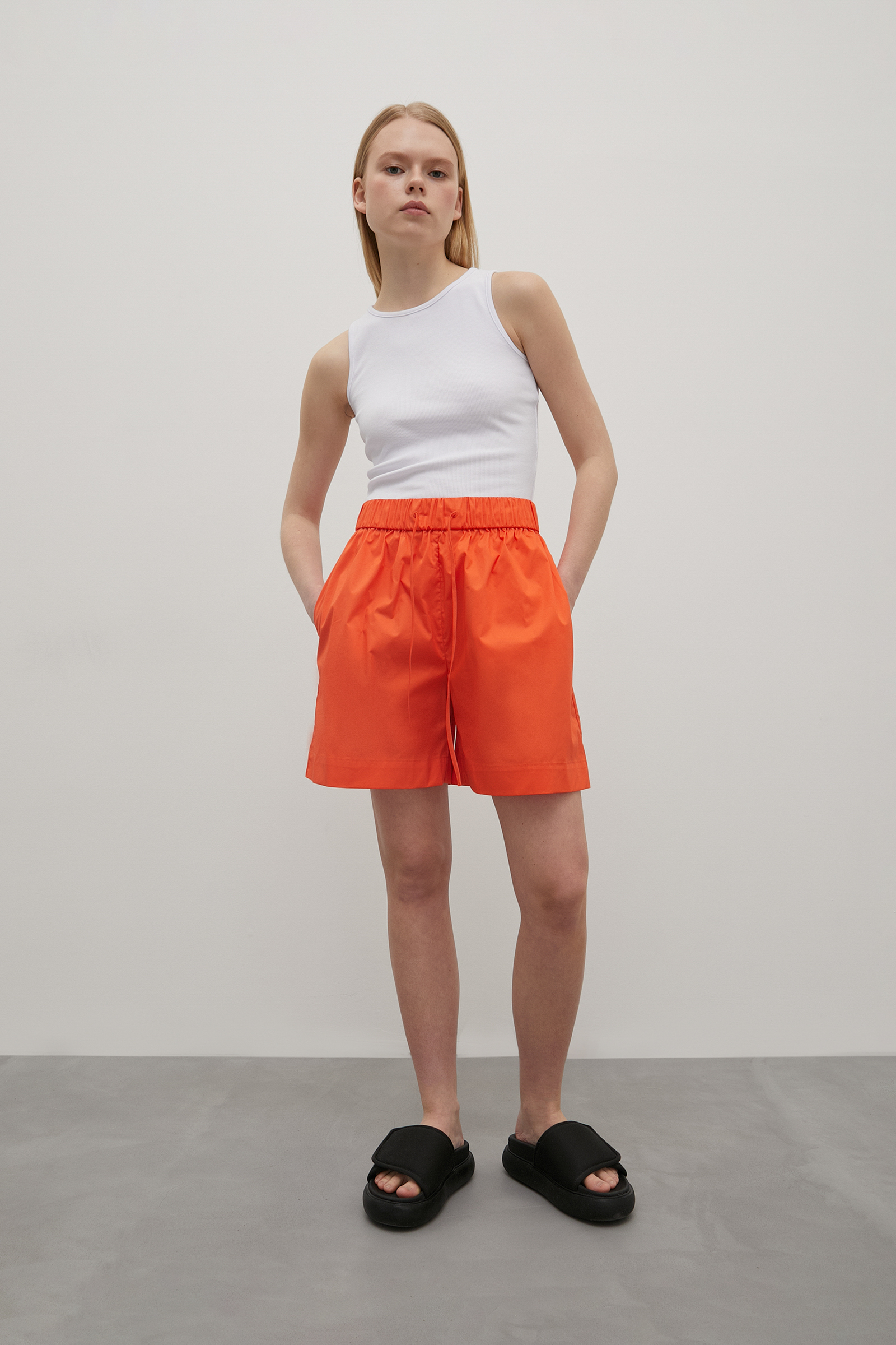 Повседневные шорты женские Finn Flare BAS-100102 оранжевые L